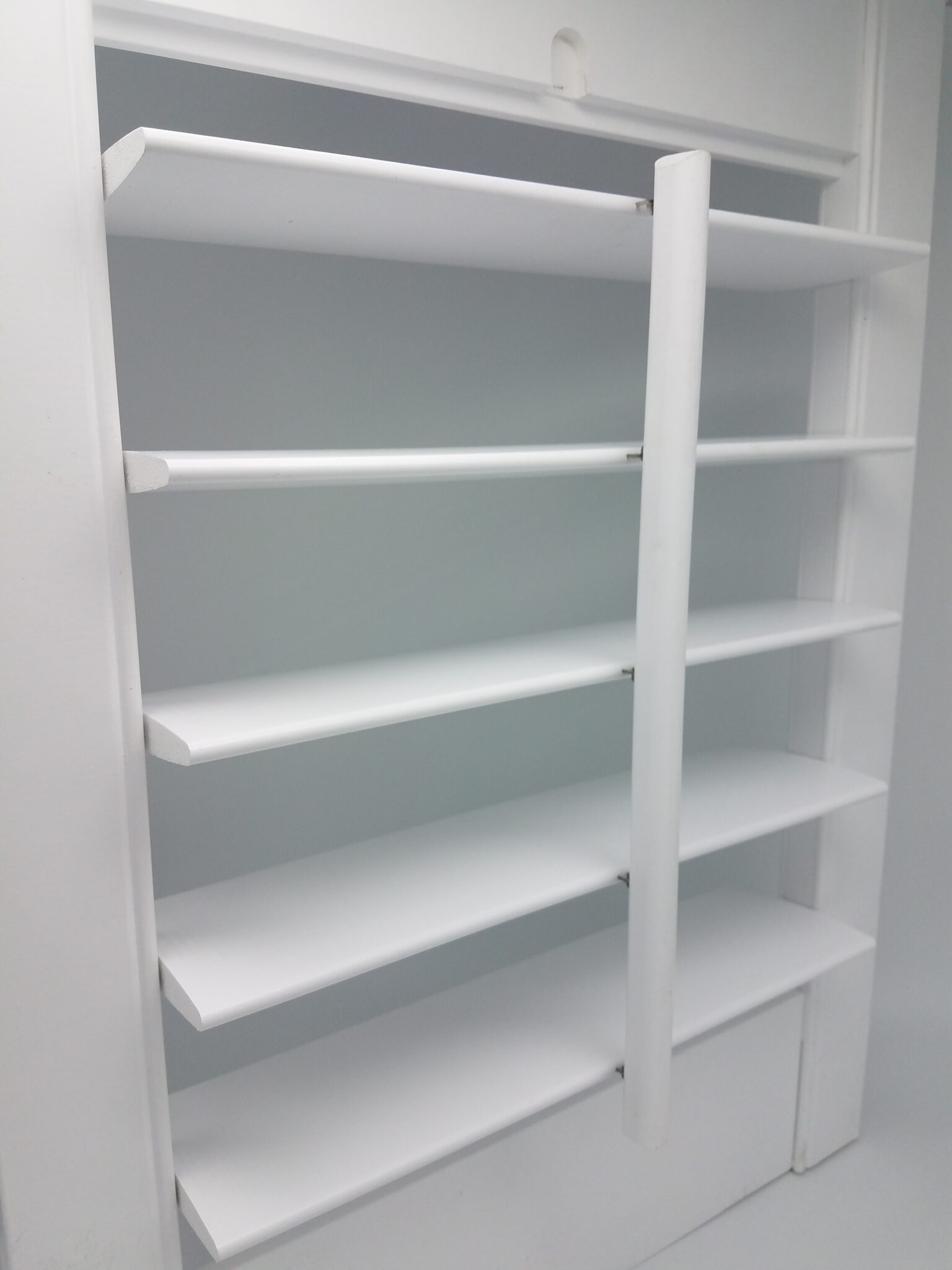 Shutter Tilt Options: Standard Versus Hidden Tilt - Blind Spot